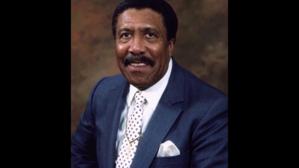Rev. Clay Evans (1925-2019) – The Urban News